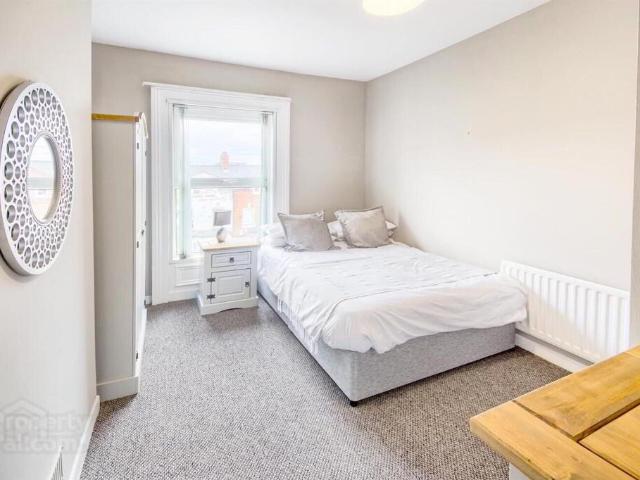 room for rent in Room 1, 157 University Street, Belfast, BT7 1HR