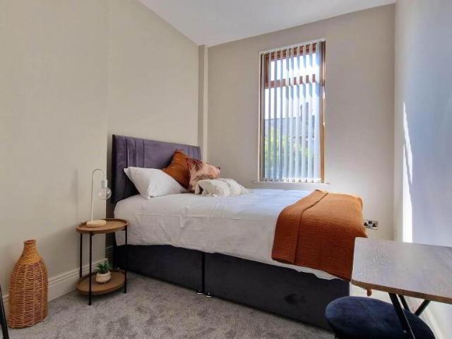 room for rent in Room 1, 33 Clifton Drive, Belfast, BT14 6LG