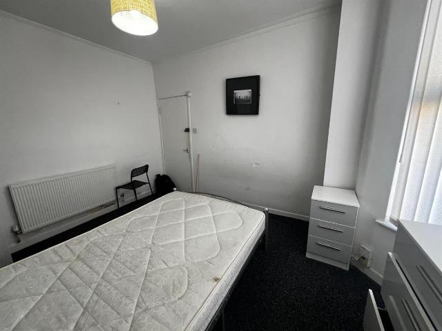 room for rent in Room 2, 84 Olivia Street