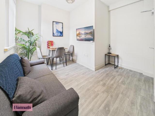 room for rent in Room 2, 156 Thomas Street, Portadown, BT62 3BD