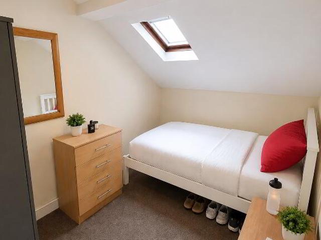 room for rent in Room's To Let, 68 Tates Avenue, July Start Date, Belfast, BT9 7BY