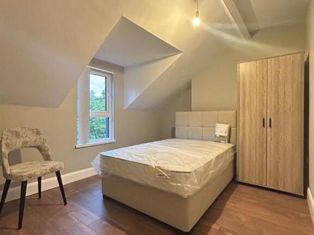 room for rent in Rooms 1,3 & 4, 34 Woodvale Avenue, Belfast, BT13 3EW