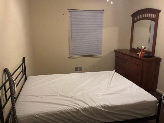 Room for rent in Stone Mountain, utilities include