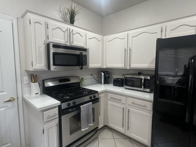 Room for rent in Silverado Ranch