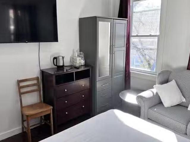 Room for rent in Somerville