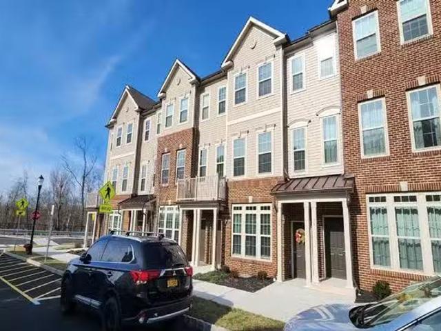 Room for rent in Somerville