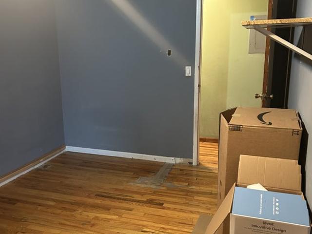 Room for rent in spacious 3 bedroom apartment