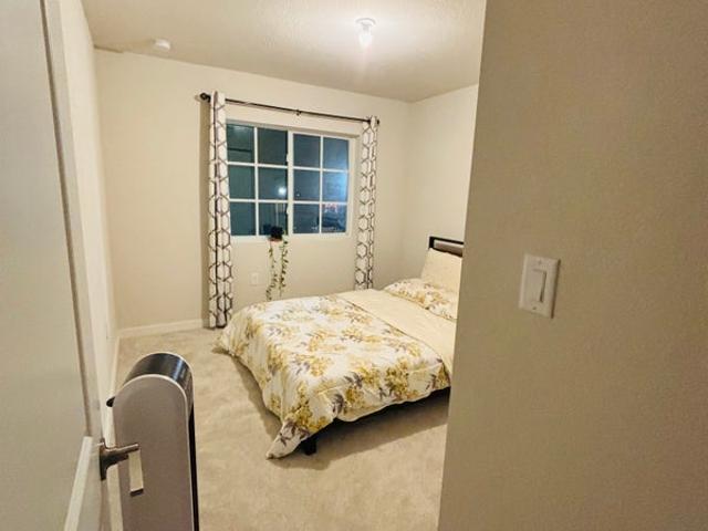 Room for Rent in Spacious 4 Bed / 2.5 Bath Home