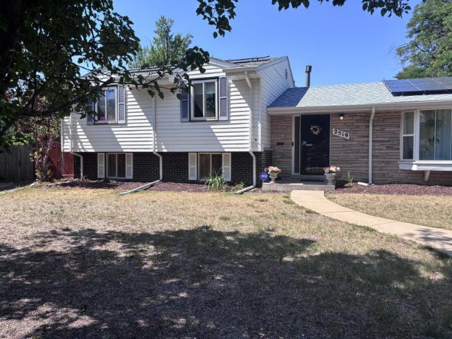 Room for rent in spacious 5 bedroom home