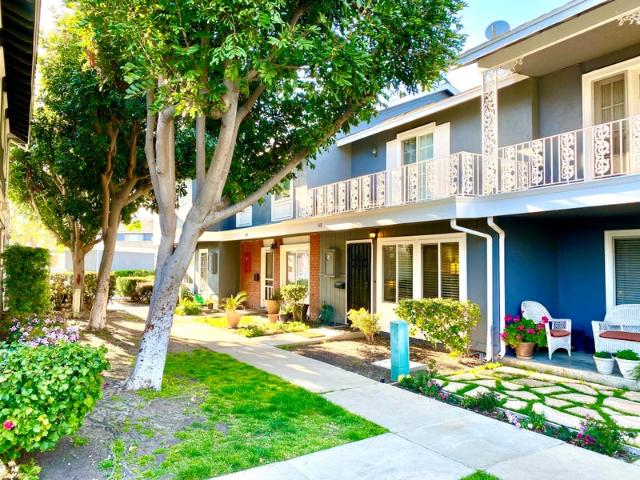 Room for Rent in Townhome near OC Fairgrounds