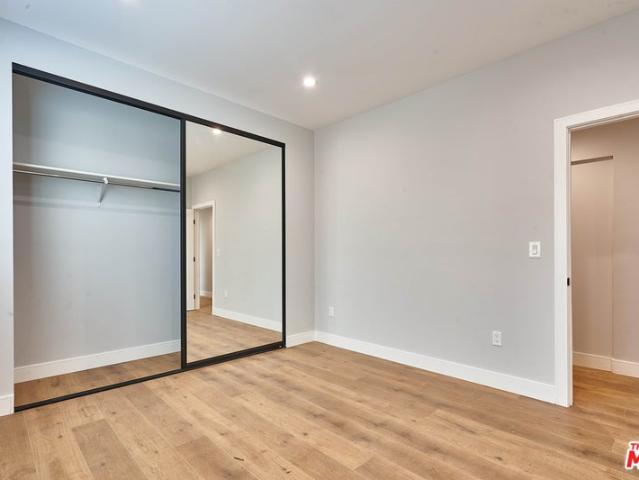 Room for Rent in Van Nuys Townhouse