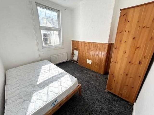 room for rent in Viaduct Road, Brighton
