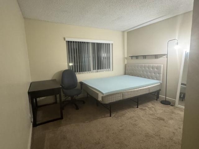 Room for rent in vista