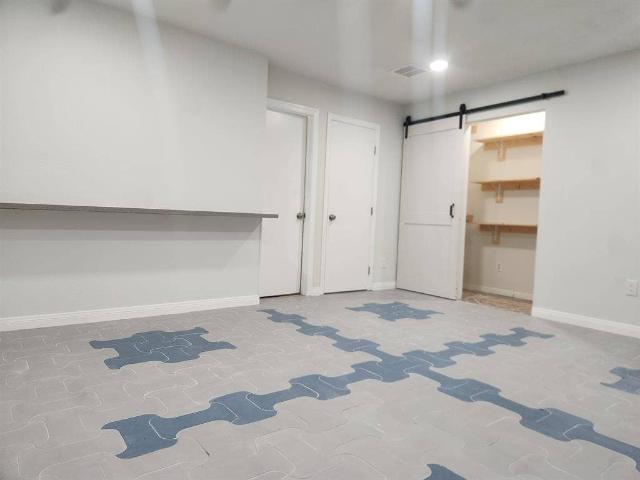 Room for rent in Willowbrook Area