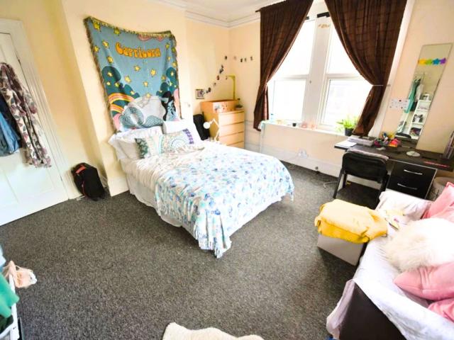 room for rent in Woodsley Road, Leeds, LS3