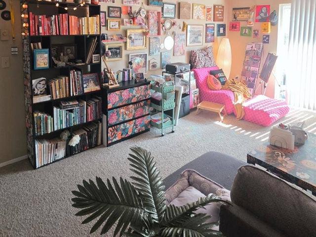 Room for rent in 2 bed 1 bath apt