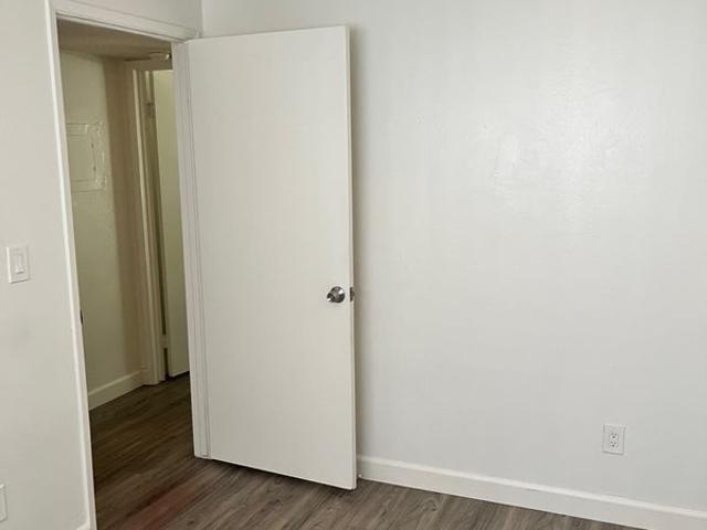 Room for rent in 2 bedroom, 1 bath apartment