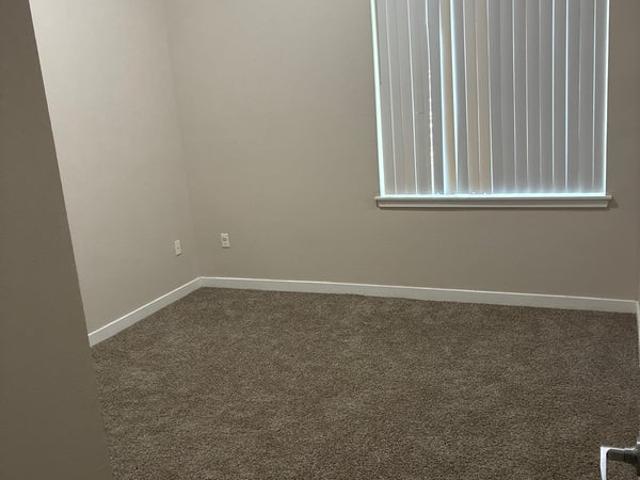 Room for Rent in 2 bedroom apartment