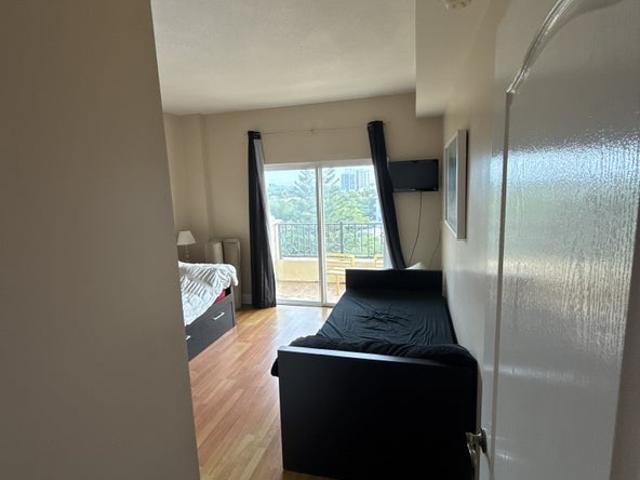 Room for Rent in 2 Bedroom Apartment – Coral Gable