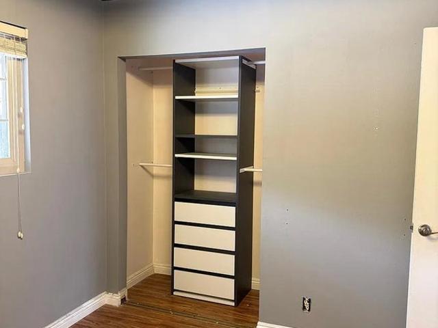 room for rent in 2 story house