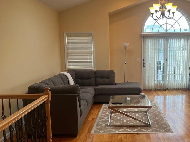 Room for rent in 3 bed 2 bath apt in JC Heights