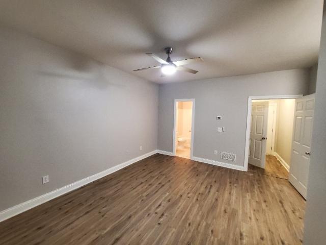 Room for rent in 3 Bed.5 Bath home