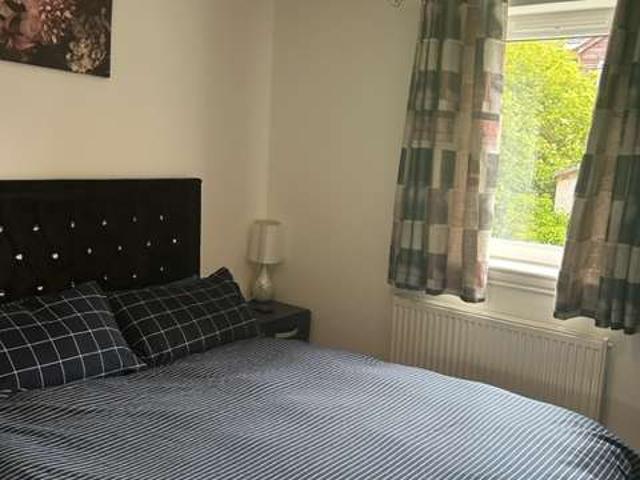 Room for rent in 3 bedroom house in Cambuslang, Glasgow