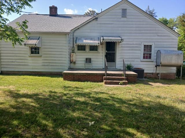 Room for rent in 3 bedroom house in Durham