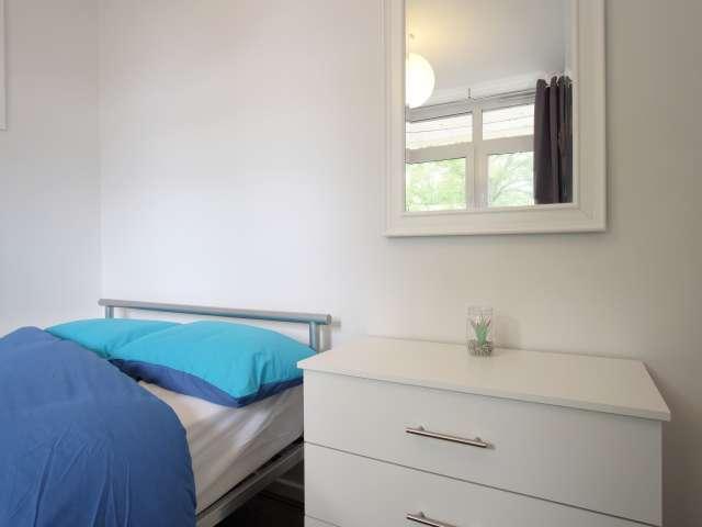 Room for rent in 4 Bedroom Apartment in Bethnal Green