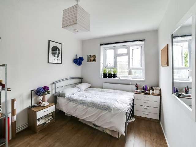 Room for rent in 4 Bedroom Apartment in Bromley by Bow