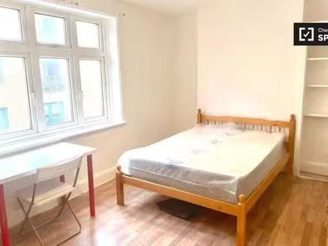 Room for rent in 4 bedroom houseshare in Shoreditch