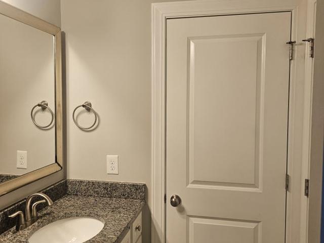 Room for rent in 4bed/2.5 bath