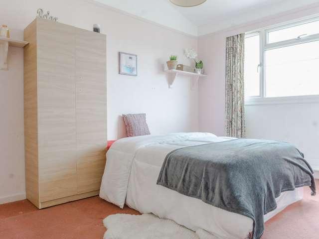 Room for rent in 5 Bedroom House in Fulham, London
