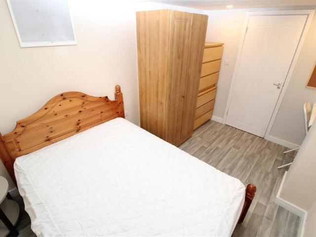 Room For Rent Kingsland Terrace, Pontypridd