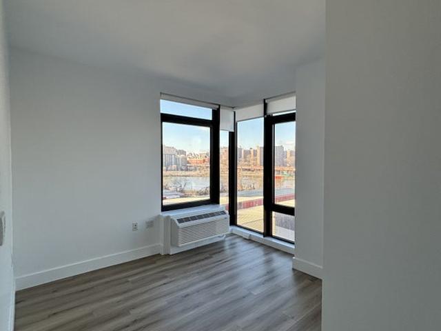 Room for Rent – Luxury Building Utilities Incl
