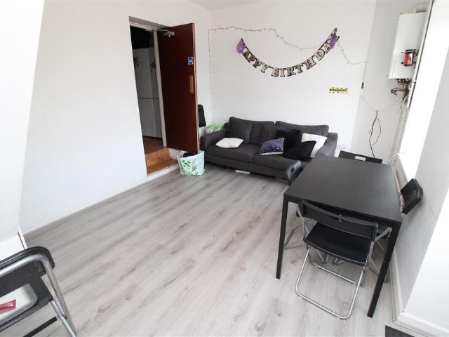 Room For Rent Laura Street, Pontypridd