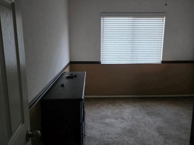 ​Room for Rent: PoolSpa AccessShared BathPlenty of