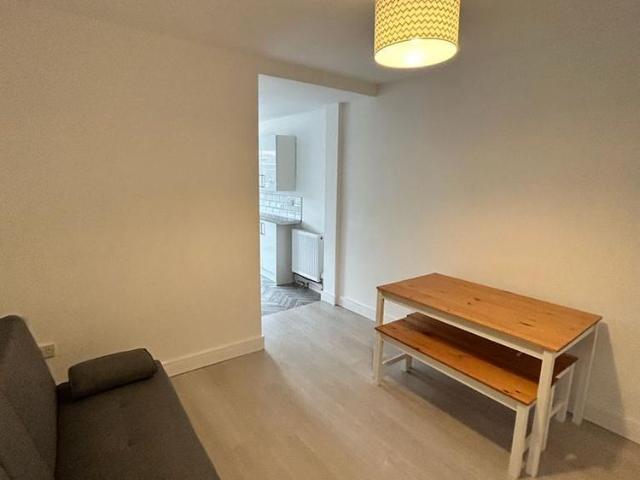 Room For Rent Queen Street, Pontypridd