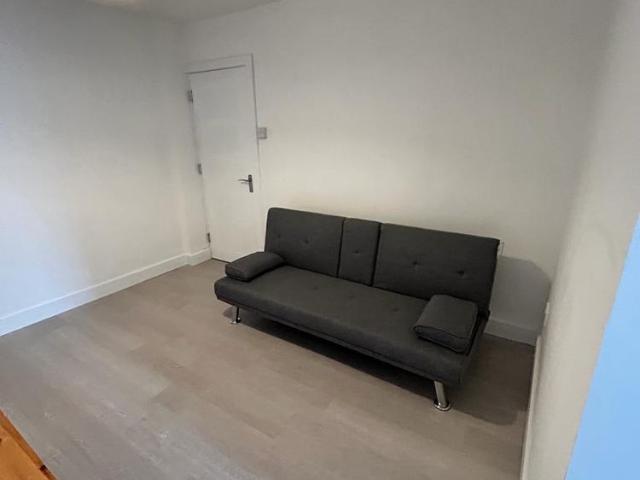 Room For Rent Queen Street, Pontypridd