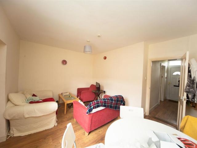 Room For Rent Raymond Terrace, Pontypridd