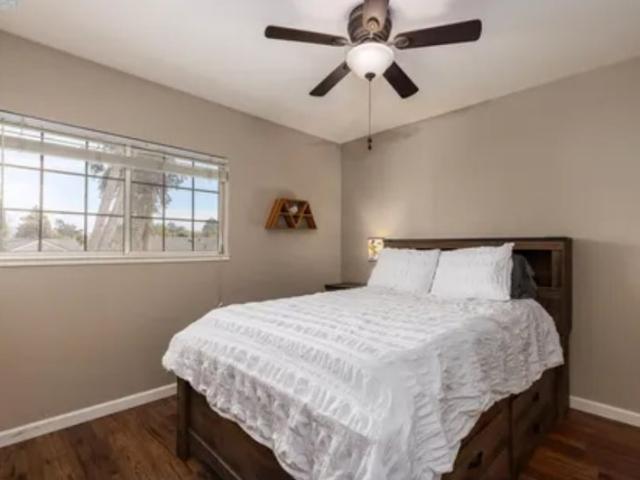 Room for rent, ready NOV 2025