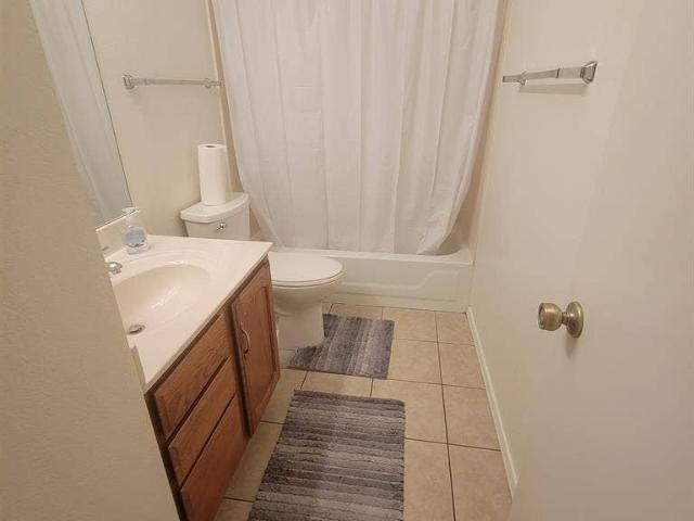 Room for rent real nice house in ni