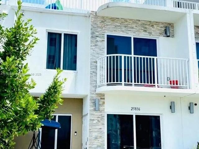 Room for rent/ Rento Cuarto