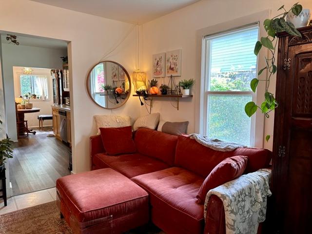 Room for rent sellwood with single queer fem owner!