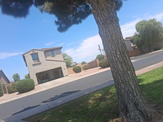 Room for rent @The Lakes of El Rancho