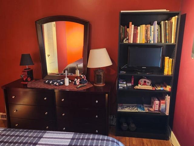 room for rent to share living space