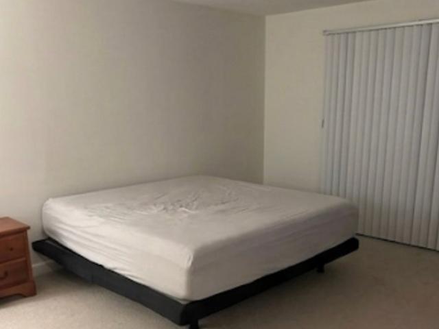 Room for rent W bathroom
