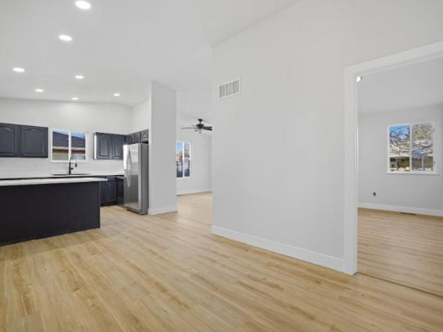 Room for Rent w Shared Bathroom_ Co_Living Home