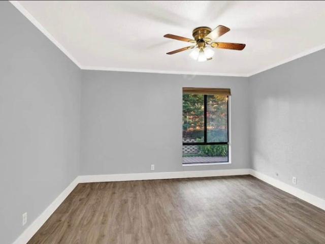 Room For Rent with Carport and Walk in Closet