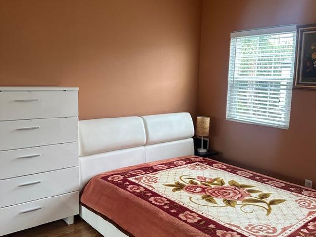 Room for rent with a private bathroom